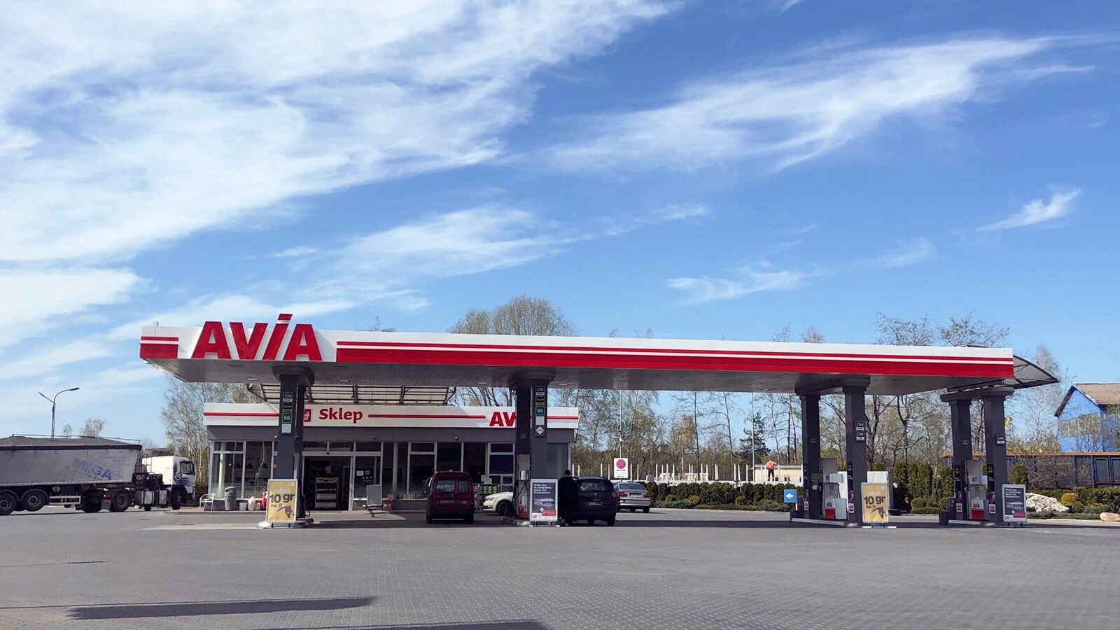 UNIMOT uruchomił kolejne 4 stacje paliw pod marką AVIA - UNIMOT S.A